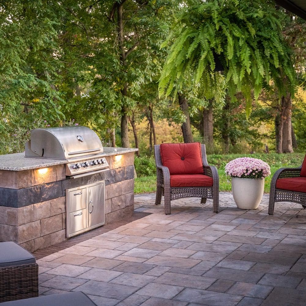 Custom Outdoor Grill Stations & Appliances